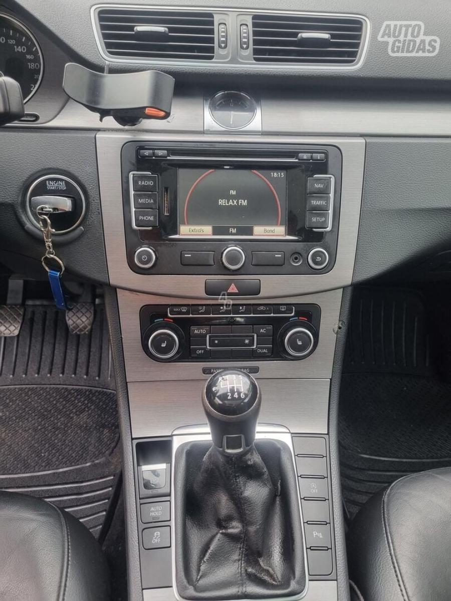 Pelēks Volkswagen Passat 2011 Ignalina, ar dzinēja tilpumu 1.90 L un nobraukumu 212 tūkst. km par 4650 €, foto 15 vietnē AUTOMOTO.COM.LV