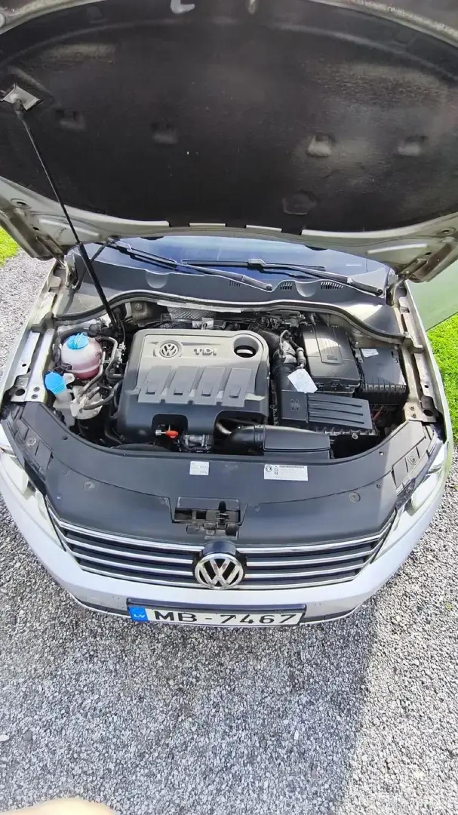 Pelēks Volkswagen Passat 2011 Bauska, ar dzinēja tilpumu 2.00 L un nobraukumu 294 tūkst. km par 3600 €, foto 1 vietnē AUTOMOTO.COM.LV