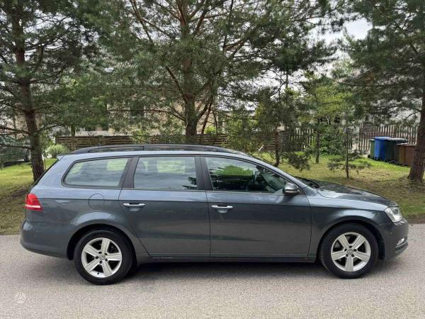 Grey Volkswagen Passat 2011 in Marijampole, with an engine capacity of 1.60 L and mileage of 140 thousand km for 5600 €, photo 4 on AUTOMOTO.COM.LV