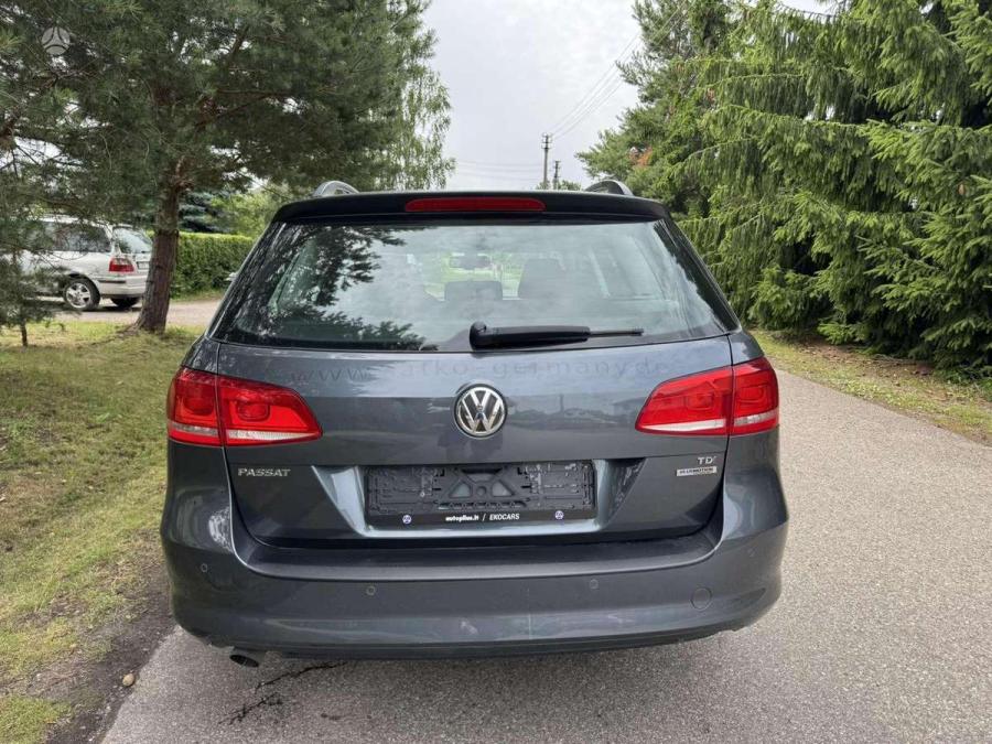 Pelēks Volkswagen Passat 2011 Marijampole, ar dzinēja tilpumu 1.60 L un nobraukumu 140 tūkst. km par 5600 €, foto 7 vietnē AUTOMOTO.COM.LV