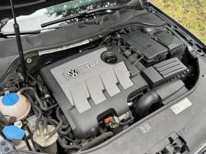 Pelēks Volkswagen Passat 2011 Marijampole, ar dzinēja tilpumu 1.60 L un nobraukumu 140 tūkst. km par 5600 €, foto 21 vietnē AUTOMOTO.COM.LV
