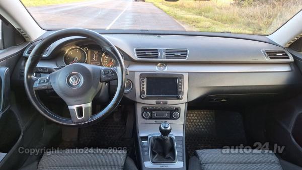 Grey Volkswagen Passat 2011 in Tallinn, with an engine capacity of 2.00 L and mileage of 400 thousand km for 2999 €, photo 9 on AUTOMOTO.COM.LV