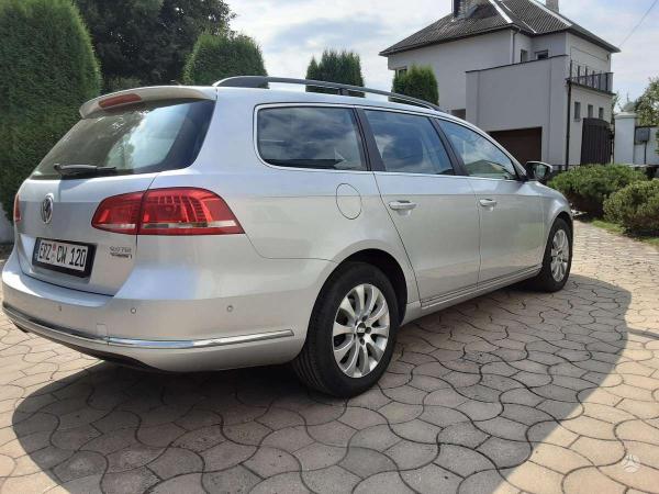 Pelēks Volkswagen Passat 2011 Kazlų Rūda, ar dzinēja tilpumu 1.97 L un nobraukumu 383 tūkst. km par 3900 €, foto 4 vietnē AUTOMOTO.COM.LV