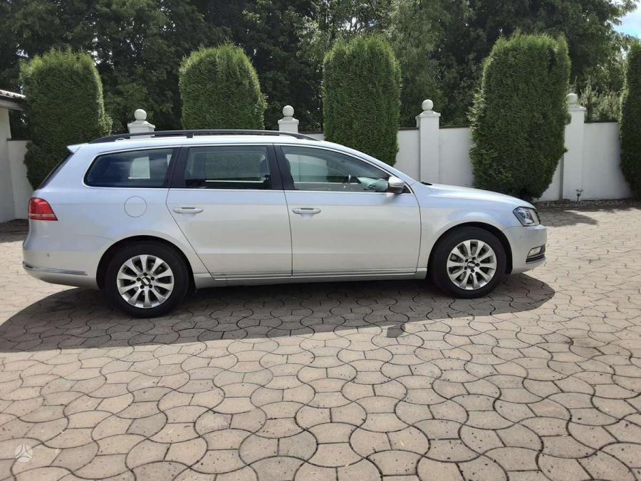 Grey Volkswagen Passat 2011 in Kazlu Ruda, with an engine capacity of 1.97 L and mileage of 383 thousand km for 3900 €, photo 6 on AUTOMOTO.COM.LV