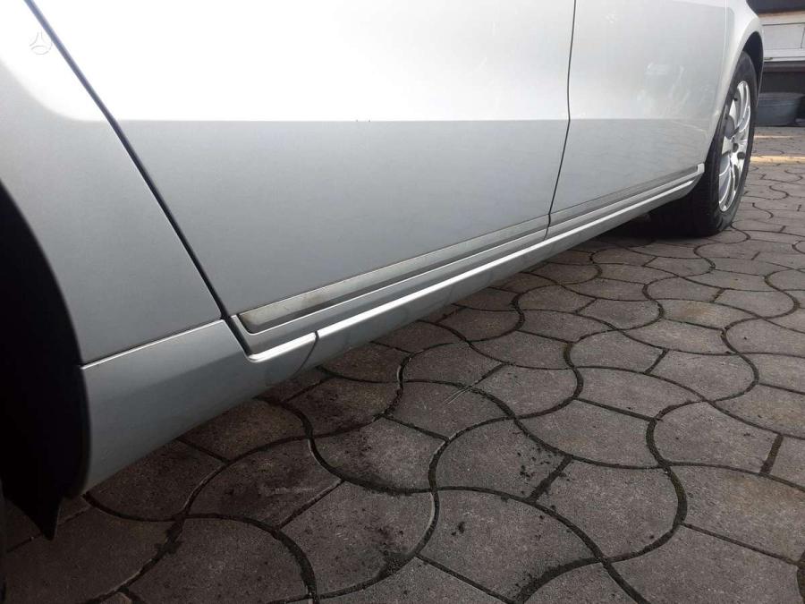 Grey Volkswagen Passat 2011 in Kazlu Ruda, with an engine capacity of 1.97 L and mileage of 383 thousand km for 3900 €, photo 12 on AUTOMOTO.COM.LV