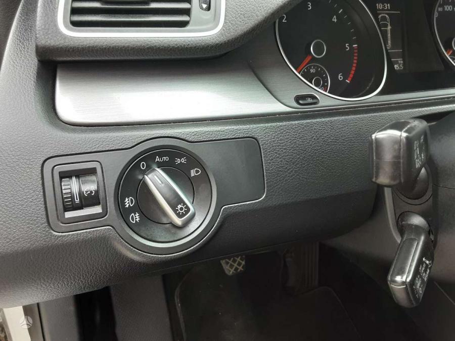Grey Volkswagen Passat 2011 in Kazlu Ruda, with an engine capacity of 1.97 L and mileage of 383 thousand km for 3900 €, photo 19 on AUTOMOTO.COM.LV