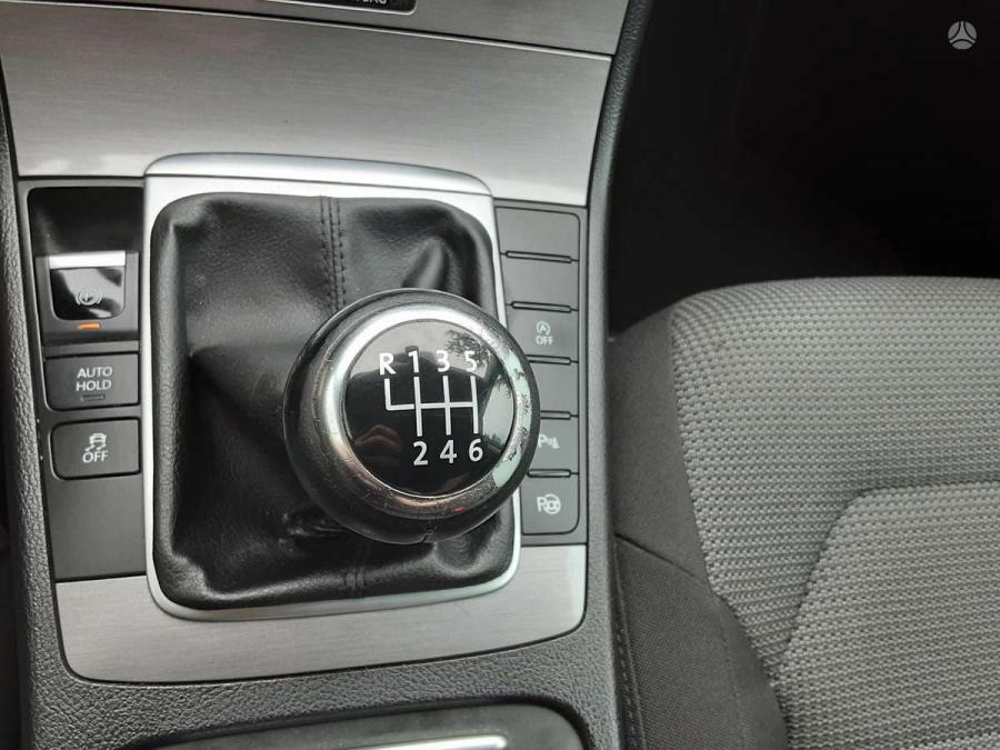 Grey Volkswagen Passat 2011 in Kazlu Ruda, with an engine capacity of 1.97 L and mileage of 383 thousand km for 3900 €, photo 23 on AUTOMOTO.COM.LV