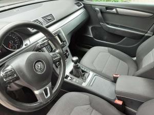 Grey Volkswagen Passat 2011 in Kazlu Ruda, with an engine capacity of 1.97 L and mileage of 383 thousand km for 3900 €, photo 25 on AUTOMOTO.COM.LV