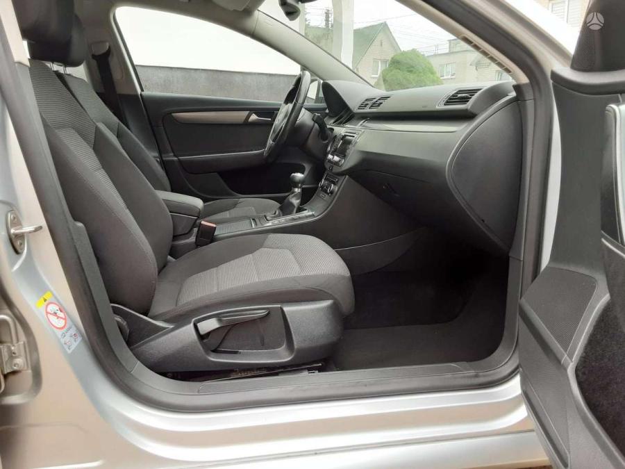 Grey Volkswagen Passat 2011 in Kazlu Ruda, with an engine capacity of 1.97 L and mileage of 383 thousand km for 3900 €, photo 26 on AUTOMOTO.COM.LV