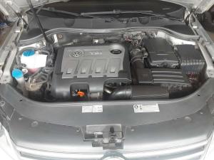 Grey Volkswagen Passat 2011 in Kazlu Ruda, with an engine capacity of 1.97 L and mileage of 383 thousand km for 3900 €, photo 34 on AUTOMOTO.COM.LV