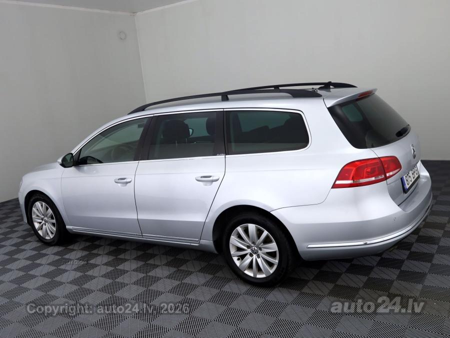 Grey Volkswagen Passat 2011 in Tallinn, with an engine capacity of 1.60 L and mileage of 359 thousand km for 2699 €, photo 5 on AUTOMOTO.COM.LV