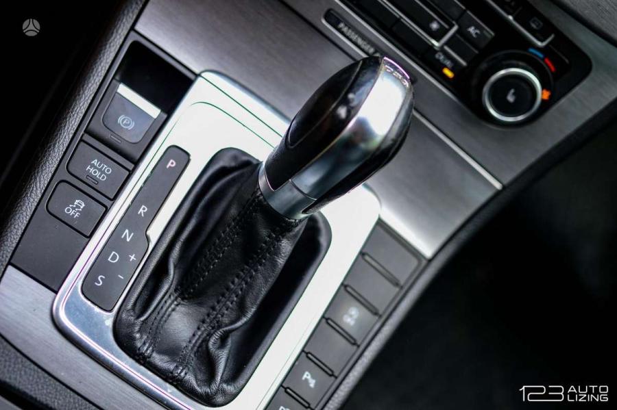Pelēks Volkswagen Passat 2011 Kretinga, ar dzinēja tilpumu 2.00 L un nobraukumu 267 tūkst. km par 5750 €, foto 17 vietnē AUTOMOTO.COM.LV