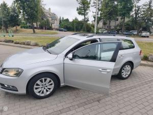 Grey Volkswagen Passat 2011 in Kaunas, with an engine capacity of 1.60 L and mileage of 260 thousand km for 3000 €, photo 4 on AUTOMOTO.COM.LV