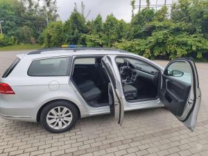 Grey Volkswagen Passat 2011 in Kaunas, with an engine capacity of 1.60 L and mileage of 260 thousand km for 3000 €, photo 8 on AUTOMOTO.COM.LV