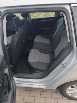 Grey Volkswagen Passat 2011 in Kaunas, with an engine capacity of 1.60 L and mileage of 260 thousand km for 3000 €, photo 14 on AUTOMOTO.COM.LV