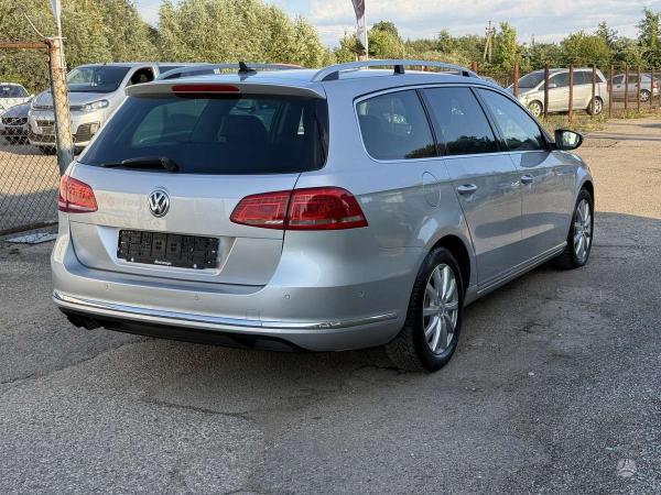Pelēks Volkswagen Passat 2011 Vilkaviškis, ar dzinēja tilpumu 1.97 L un nobraukumu 246 tūkst. km par 5999 €, foto 5 vietnē AUTOMOTO.COM.LV