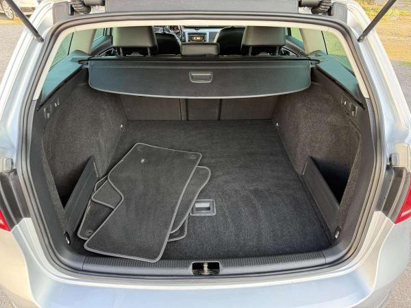 Pelēks Volkswagen Passat 2011 Vilkaviškis, ar dzinēja tilpumu 1.97 L un nobraukumu 246 tūkst. km par 5999 €, foto 7 vietnē AUTOMOTO.COM.LV