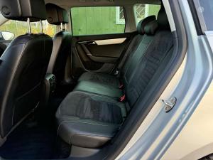 Grey Volkswagen Passat 2011 in Vilkaviskis, with an engine capacity of 1.97 L and mileage of 246 thousand km for 5999 €, photo 9 on AUTOMOTO.COM.LV