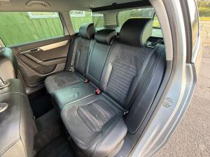 Grey Volkswagen Passat 2011 in Vilkaviskis, with an engine capacity of 1.97 L and mileage of 246 thousand km for 5999 €, photo 10 on AUTOMOTO.COM.LV