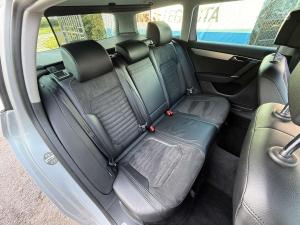 Grey Volkswagen Passat 2011 in Vilkaviskis, with an engine capacity of 1.97 L and mileage of 246 thousand km for 5999 €, photo 12 on AUTOMOTO.COM.LV