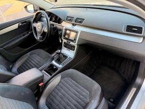 Grey Volkswagen Passat 2011 in Vilkaviskis, with an engine capacity of 1.97 L and mileage of 246 thousand km for 5999 €, photo 16 on AUTOMOTO.COM.LV