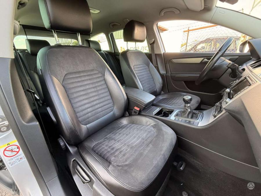 Grey Volkswagen Passat 2011 in Vilkaviskis, with an engine capacity of 1.97 L and mileage of 246 thousand km for 5999 €, photo 18 on AUTOMOTO.COM.LV