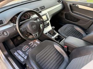 Grey Volkswagen Passat 2011 in Vilkaviskis, with an engine capacity of 1.97 L and mileage of 246 thousand km for 5999 €, photo 19 on AUTOMOTO.COM.LV