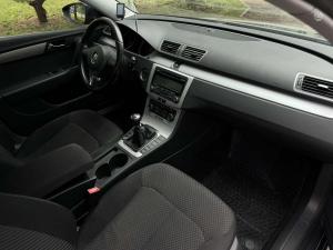 Grey Volkswagen Passat 2011 in Marijampole, with an engine capacity of 1.60 L and mileage of 140 thousand km for 5150 €, photo 13 on AUTOMOTO.COM.LV