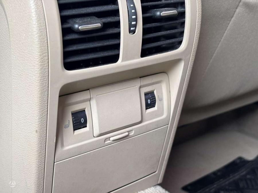 Pelēks Volkswagen Passat 2011 Viļņa, ar dzinēja tilpumu 1.97 L un nobraukumu 310 tūkst. km par 4700 €, foto 14 vietnē AUTOMOTO.COM.LV