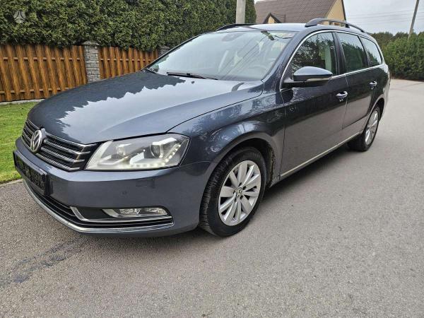 Pelēks Volkswagen Passat 2012 Marijampole, ar dzinēja tilpumu 1.97 L un nobraukumu 278 tūkst. km par 5600 €, foto 1 vietnē AUTOMOTO.COM.LV
