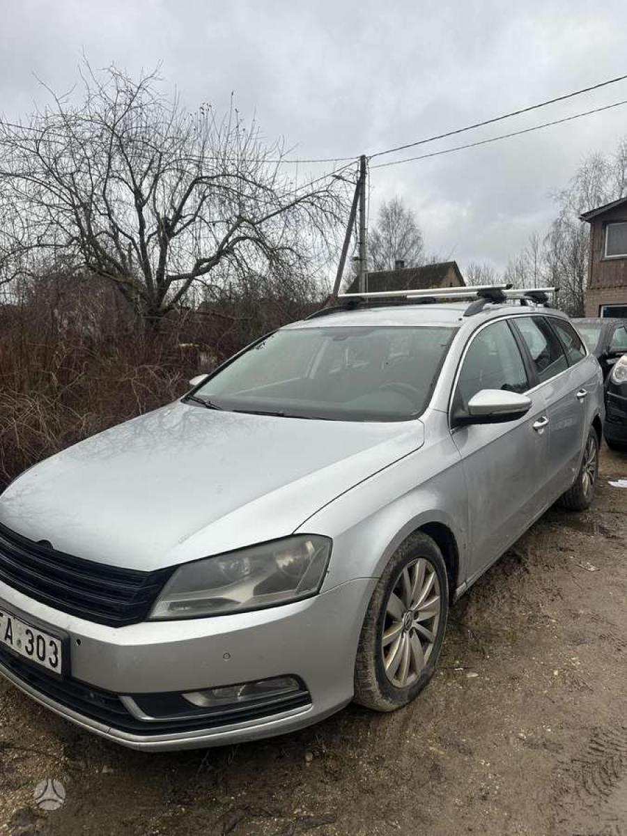Pelēks Volkswagen Passat 2012 Viļņa, ar dzinēja tilpumu 2.00 L un nobraukumu 302 tūkst. km par 1650 €, foto 1 vietnē AUTOMOTO.COM.LV