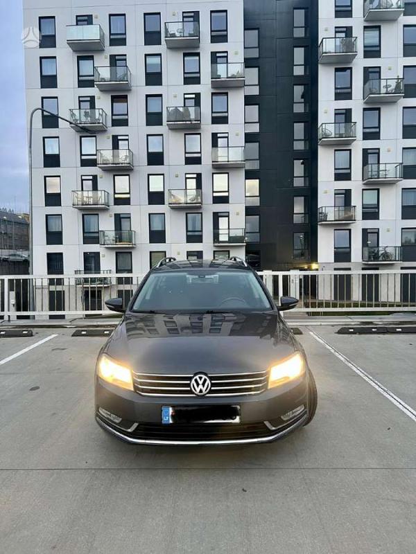 Pelēks Volkswagen Passat 2012 Viļņa, ar dzinēja tilpumu 1.39 L un nobraukumu 165 tūkst. km par 5100 €, foto 1 vietnē AUTOMOTO.COM.LV