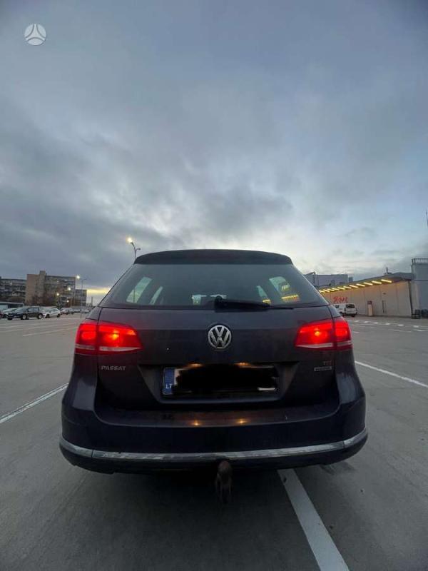 Pelēks Volkswagen Passat 2012 Viļņa, ar dzinēja tilpumu 1.39 L un nobraukumu 165 tūkst. km par 5100 €, foto 4 vietnē AUTOMOTO.COM.LV