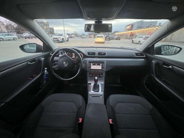 Pelēks Volkswagen Passat 2012 Viļņa, ar dzinēja tilpumu 1.39 L un nobraukumu 165 tūkst. km par 5100 €, foto 6 vietnē AUTOMOTO.COM.LV