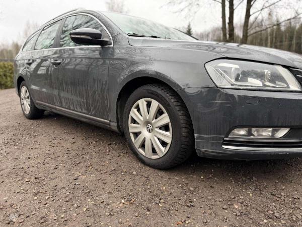 Pelēks Volkswagen Passat 2012 Kazlų Rūda, ar dzinēja tilpumu 1.97 L un nobraukumu 349 tūkst. km par 2900 €, foto 4 vietnē AUTOMOTO.COM.LV
