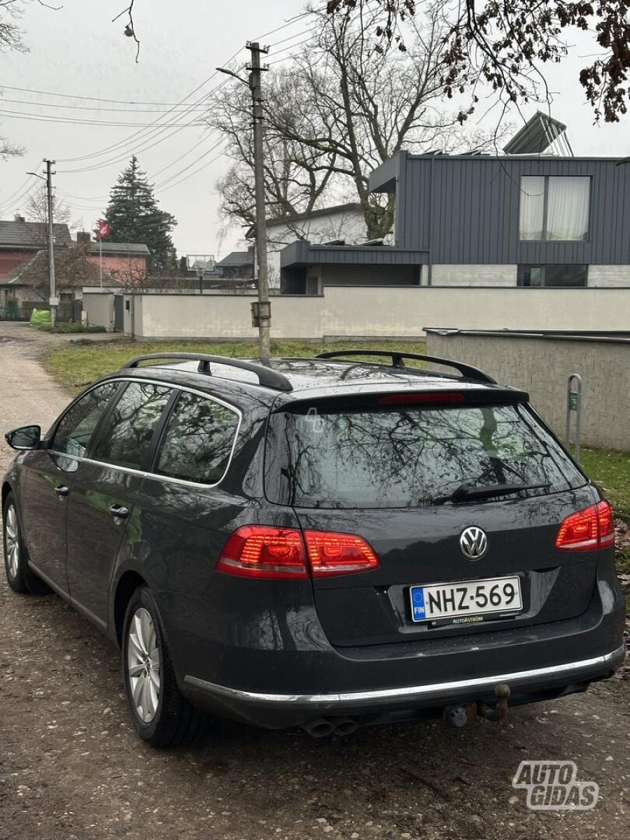 Grey Volkswagen Passat 2012 in Kaunas, with an engine capacity of 2.00 L and mileage of 259 thousand km for 5500 €, photo 3 on AUTOMOTO.COM.LV