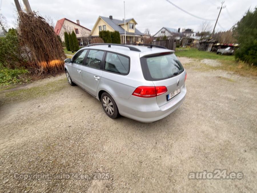 Grey Volkswagen Passat 2012 in Tallinn, with an engine capacity of 2.00 L and mileage of 378 thousand km for 3999 €, photo 3 on AUTOMOTO.COM.LV