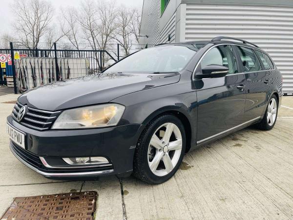 Pelēks Volkswagen Passat 2012 Raseiniai, ar dzinēja tilpumu 2.00 L un nobraukumu 245 tūkst. km par 2780 €, foto 2 vietnē AUTOMOTO.COM.LV