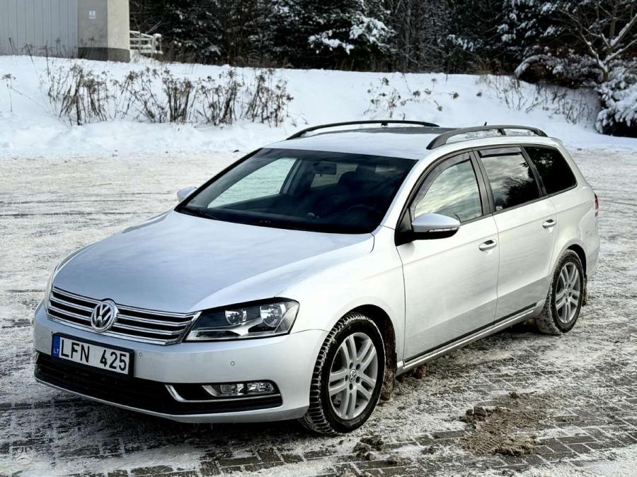 Grey Volkswagen Passat 2012 in Vilnius, with an engine capacity of 2.00 L and mileage of 298 thousand km for 4500 €, photo 1 on AUTOMOTO.COM.LV