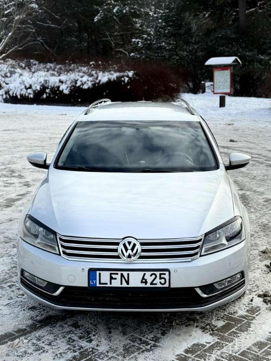 Grey Volkswagen Passat 2012 in Vilnius, with an engine capacity of 2.00 L and mileage of 290 thousand km for 4400 €, photo 5 on AUTOMOTO.COM.LV