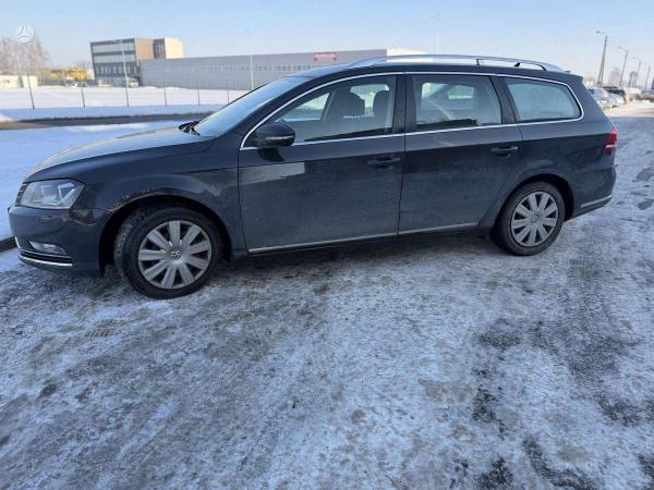 Pelēks Volkswagen Passat 2012 Kazlų Rūda, ar dzinēja tilpumu 1.97 L un nobraukumu 315 tūkst. km par 3850 €, foto 1 vietnē AUTOMOTO.COM.LV