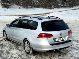 Grey Volkswagen Passat 2012 in Vilnius, with an engine capacity of 2.00 L and mileage of 298 thousand km for 3900 €, photo 3 on AUTOMOTO.COM.LV