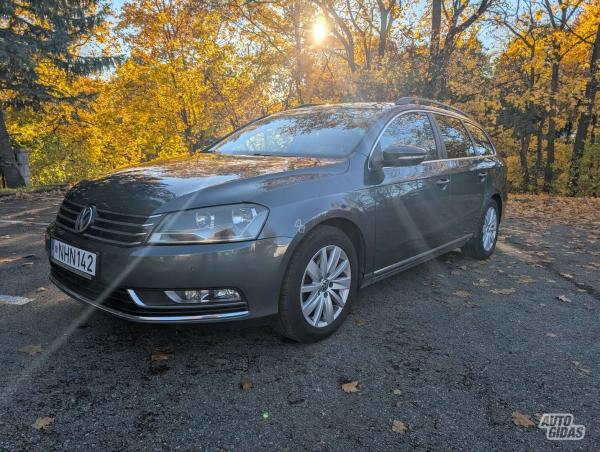 Grey Volkswagen Passat 2012 in Vilnius, with an engine capacity of 2.00 L and mileage of 467 thousand km for 4500 €, photo 1 on AUTOMOTO.COM.LV
