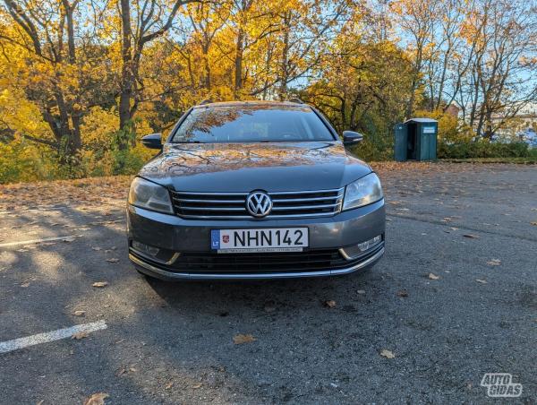 Grey Volkswagen Passat 2012 in Vilnius, with an engine capacity of 2.00 L and mileage of 467 thousand km for 4500 €, photo 3 on AUTOMOTO.COM.LV