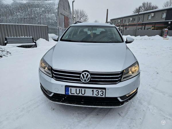 Grey Volkswagen Passat 2012 in Vilkaviskis, with an engine capacity of 1.97 L and mileage of 380 thousand km for 3500 €, photo 7 on AUTOMOTO.COM.LV