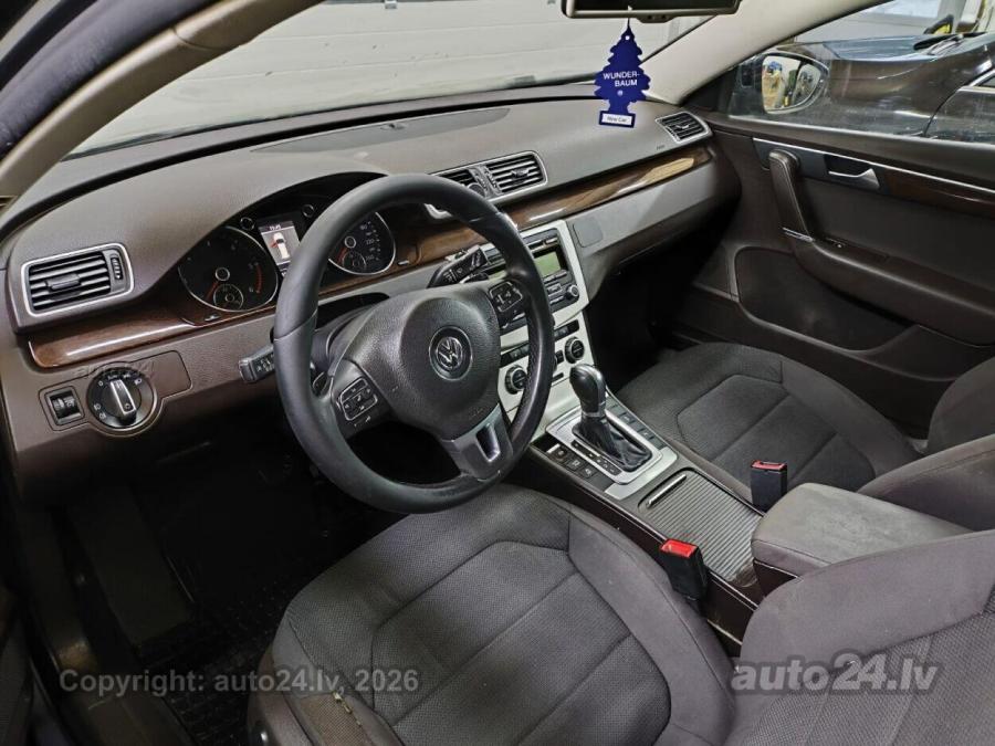 Grey Volkswagen Passat 2012 in Tallinn, with an engine capacity of 2.00 L and mileage of 280 thousand km for 3499 €, photo 7 on AUTOMOTO.COM.LV