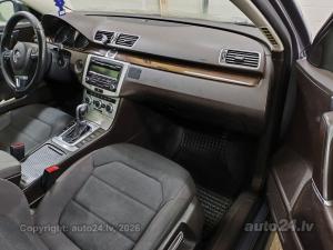 Grey Volkswagen Passat 2012 in Tallinn, with an engine capacity of 2.00 L and mileage of 280 thousand km for 3499 €, photo 9 on AUTOMOTO.COM.LV