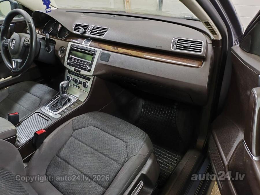 Grey Volkswagen Passat 2012 in Tallinn, with an engine capacity of 2.00 L and mileage of 280 thousand km for 3499 €, photo 9 on AUTOMOTO.COM.LV