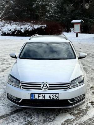 Grey Volkswagen Passat 2012 in Vilnius, with an engine capacity of 2.00 L and mileage of 302 thousand km for 3800 €, photo 3 on AUTOMOTO.COM.LV