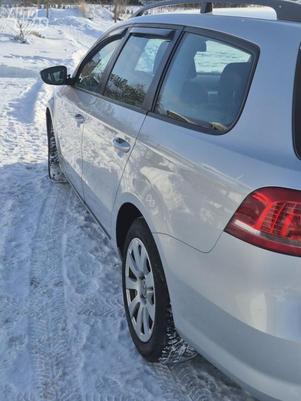 Pelēks Volkswagen Passat 2012 Viļņa, ar dzinēja tilpumu 2.00 L un nobraukumu 332 tūkst. km par 5000 €, foto 3 vietnē AUTOMOTO.COM.LV